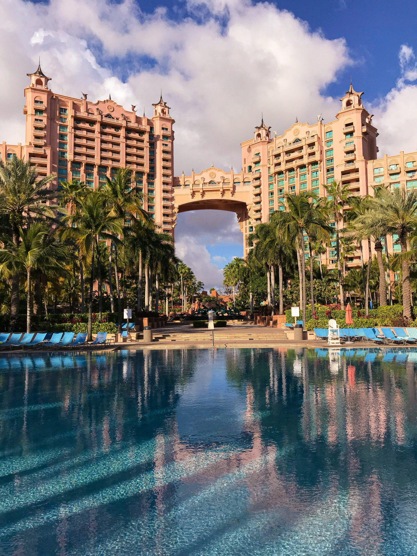 The Royal Towers at Atlantis | Hotel Review - Meko Valentino - Travel ...