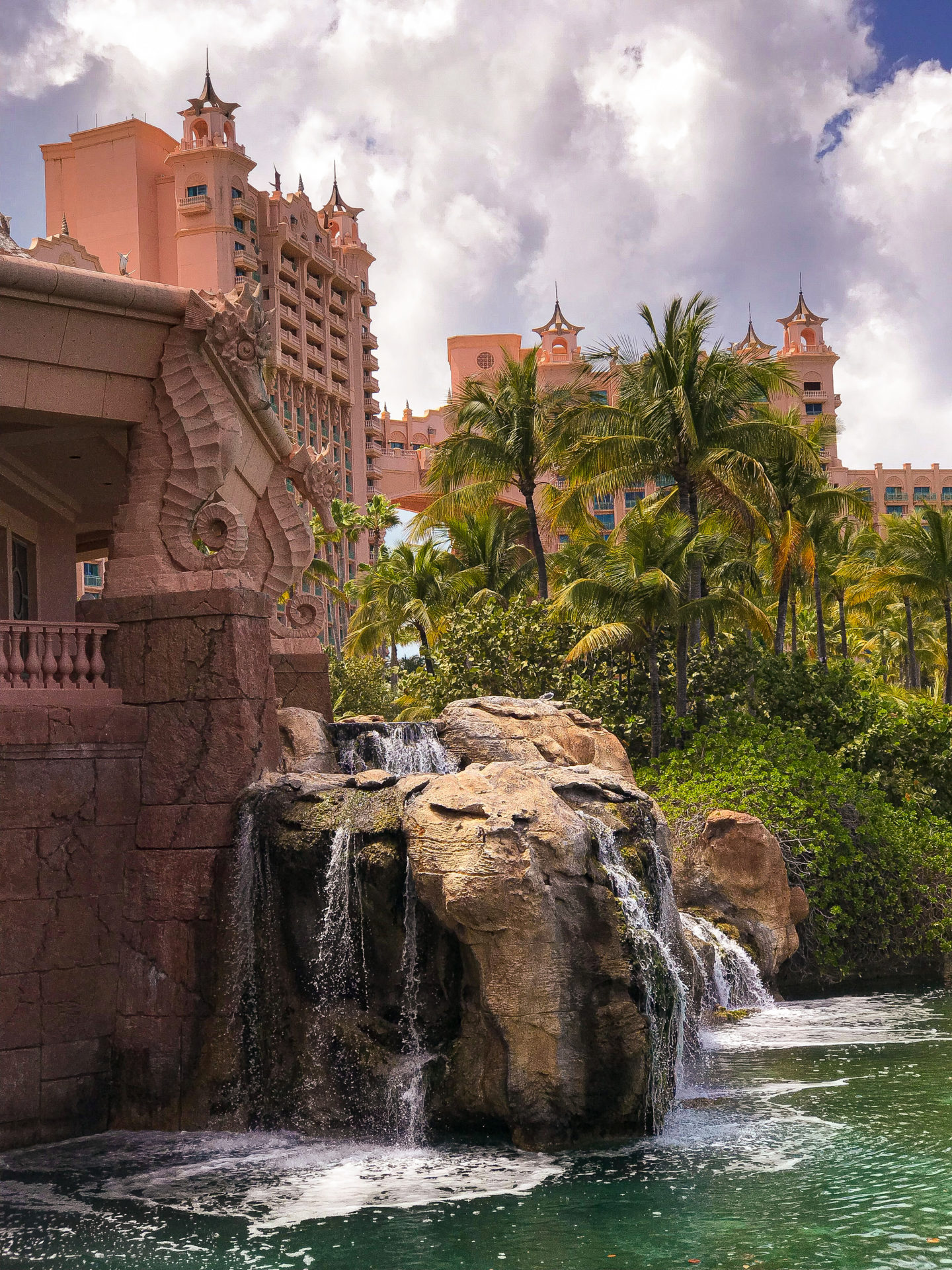 The Royal Towers at Atlantis | Hotel Review - Meko Valentino - Travel ...